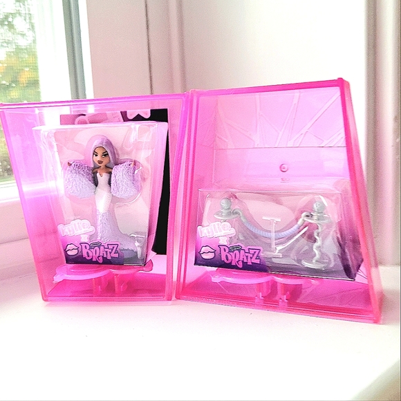 MGA Entertainment | Toys | Mini Bratz X Kylie Jenner S Figurine Set Met ...